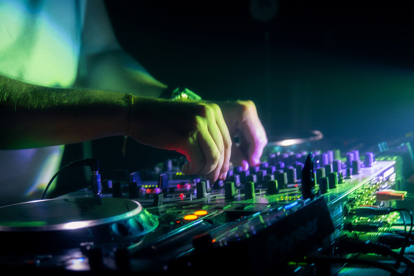 Signal Club Night at Four Quarters Peckham | Alex Leggatt