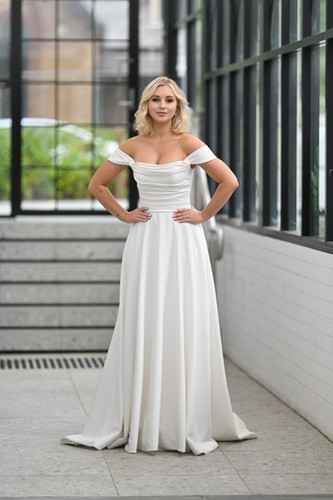 Simple Wedding Dress: The Feeling by Jean Fox - Modern Elegance