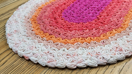 Jasmine stitch oval placemats: Crochet pattern | Loveapple Crafts
