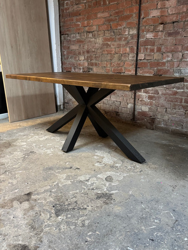 The Rustic Spider Base Dining Table | SnowdoniaRusticPine