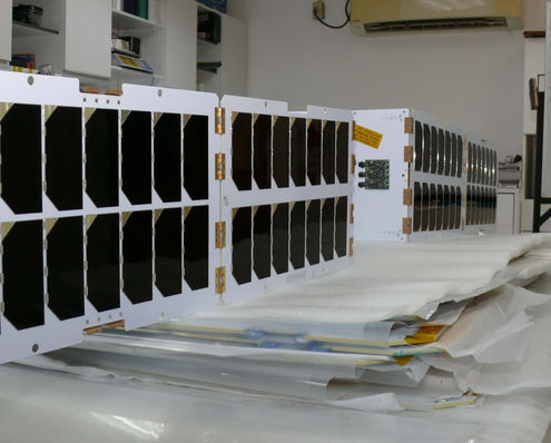 DMSA 6U/12U: Multifunction Solar Array | CubeSat.Market