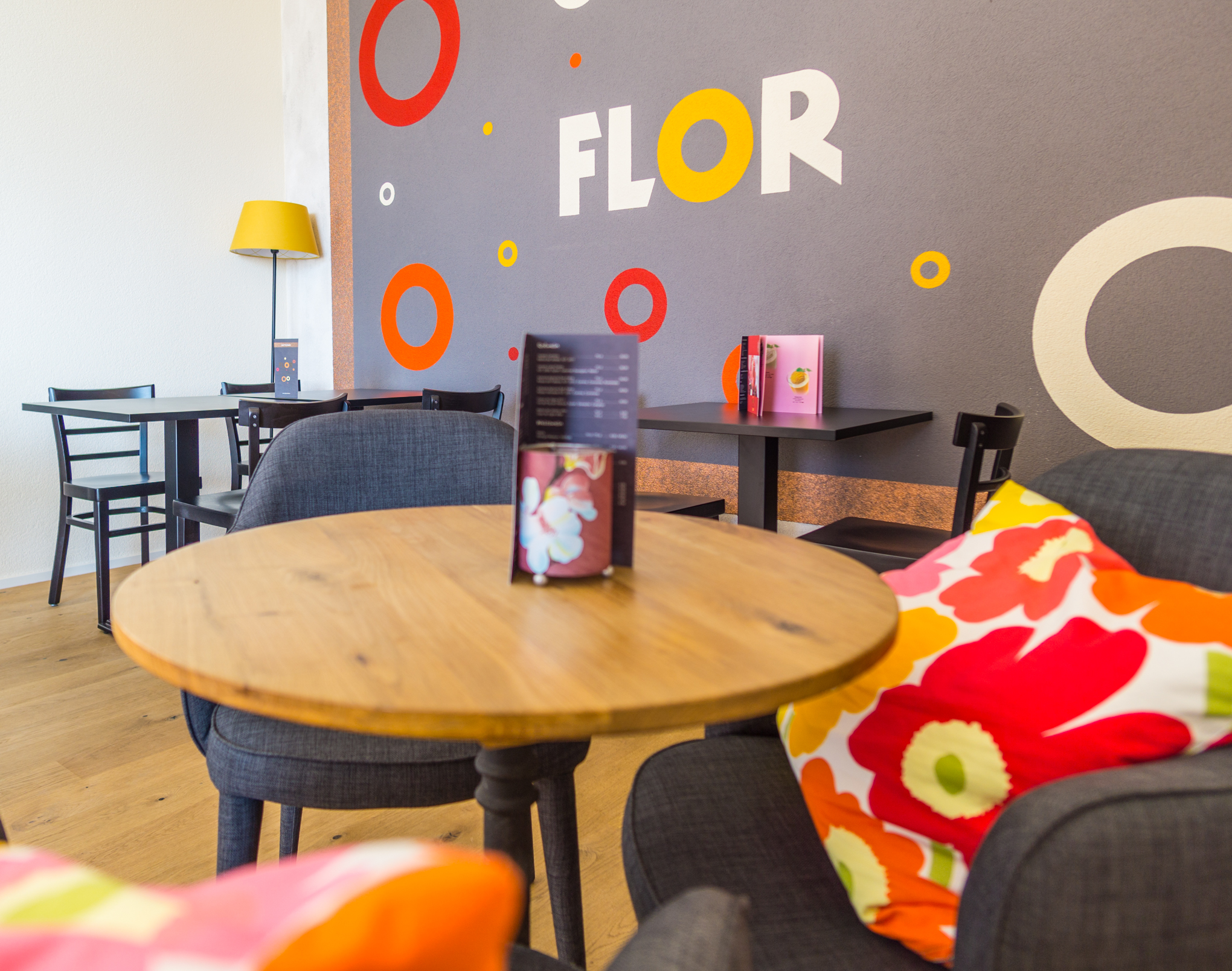 Flor Uster - Kafi - Bar - Restaurant