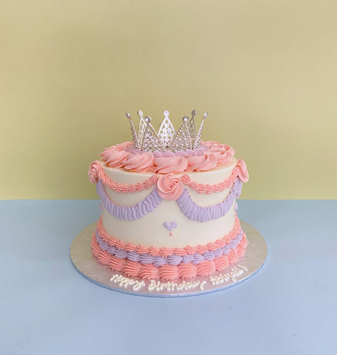 Korean Buttercream Cake with Tiara | Cake Genie Home