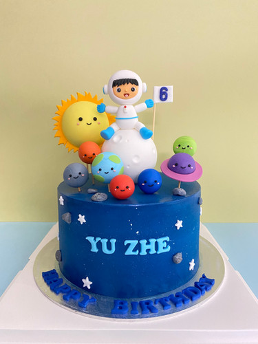 Astronaut, Sun & Moon Cake | Cake Genie Home