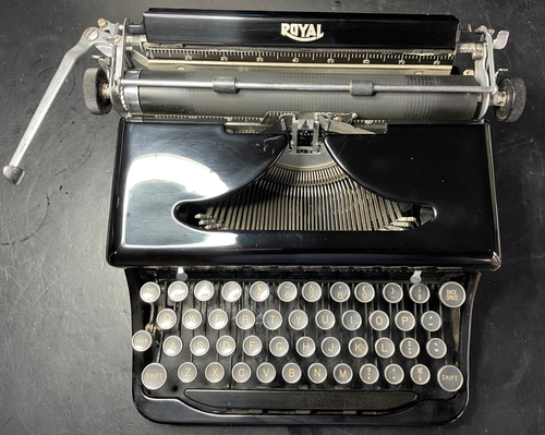 Royal model 0 Junior portable typewriter | typewriter services