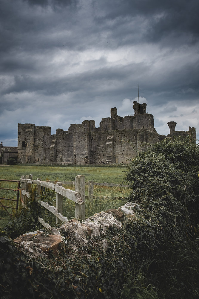 English Heritage Middleham Castle: History and Photos