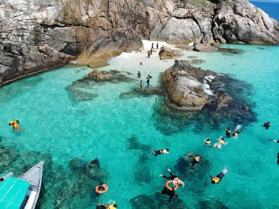 Redang Island Diving Tour Package-Kuala Lumpur City To