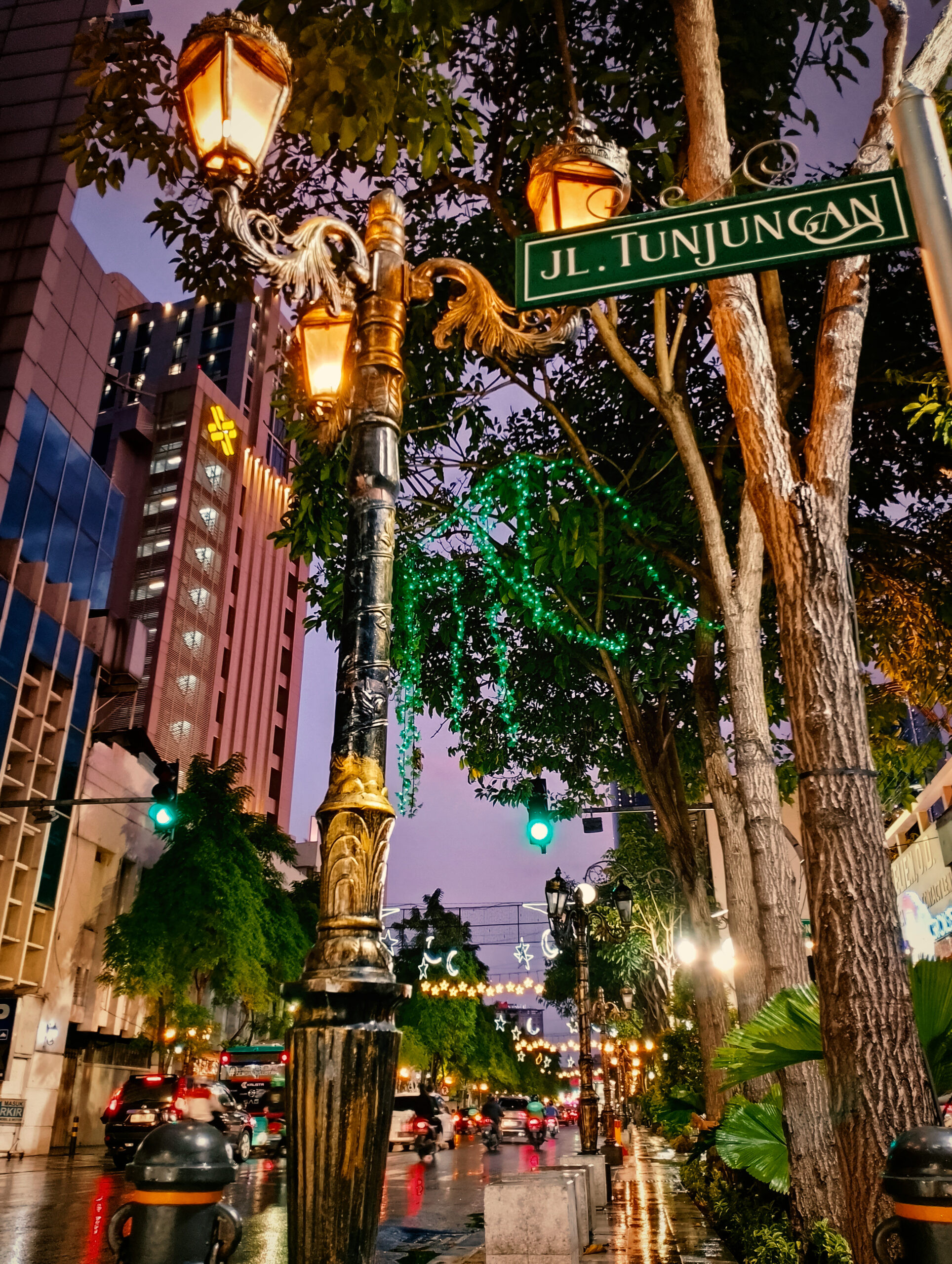 Tunjungan Street Surabaya | D Asia Travels