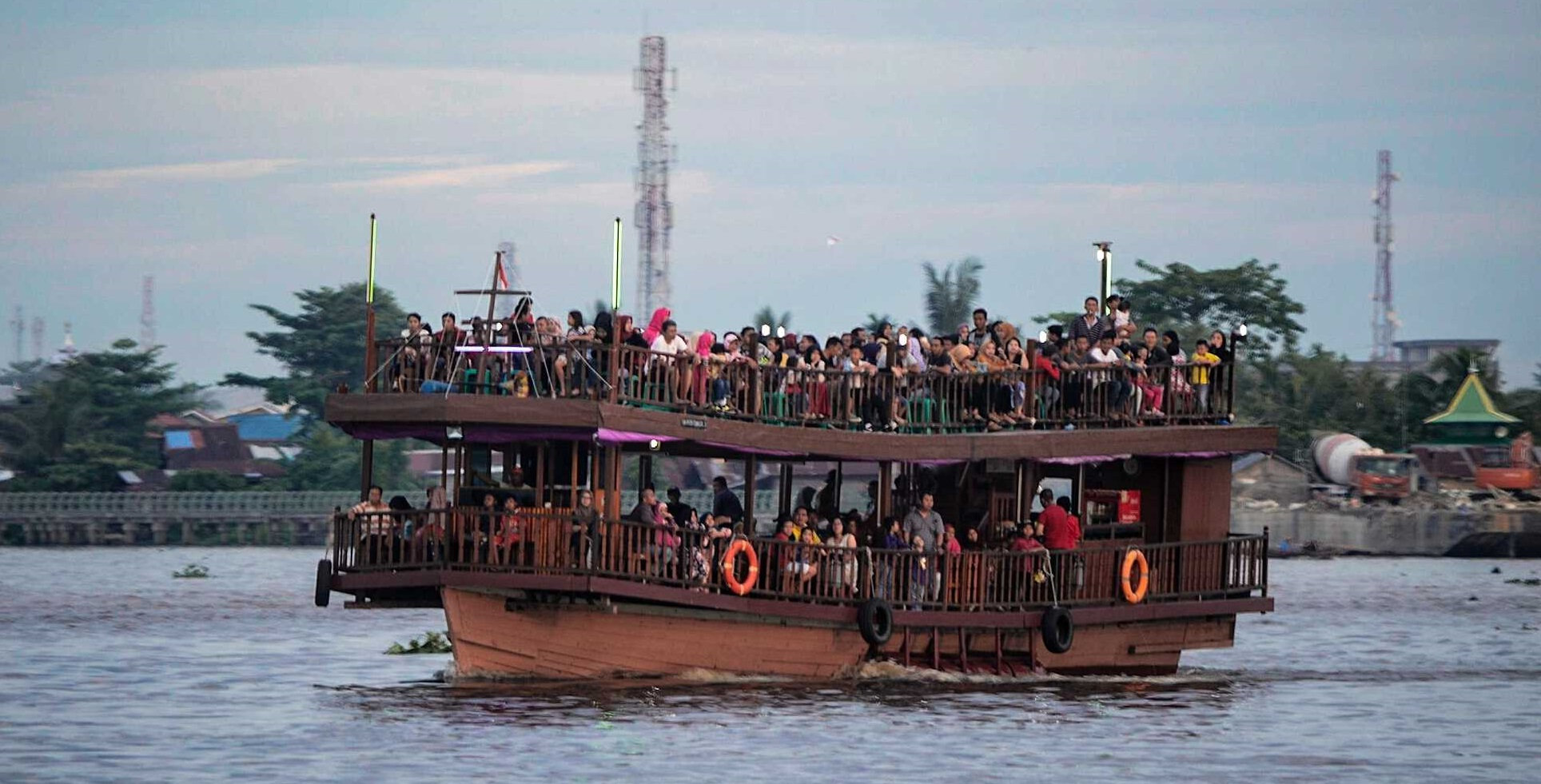 Kapuas River Cruise Pontianak | D Asia Travels