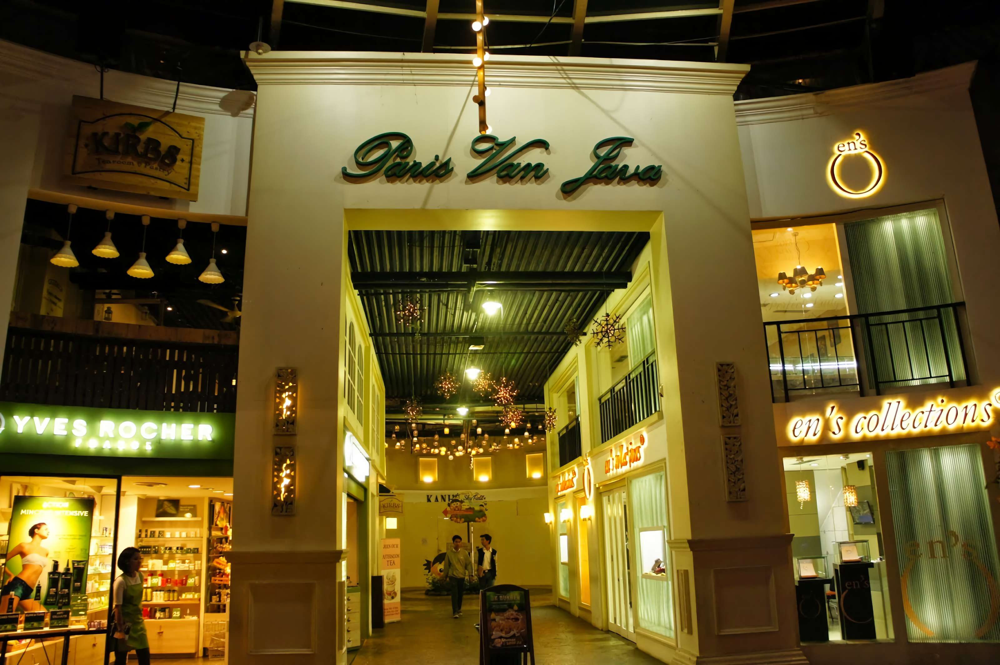 Paris Van Java Mall Bandung | D Asia Travels