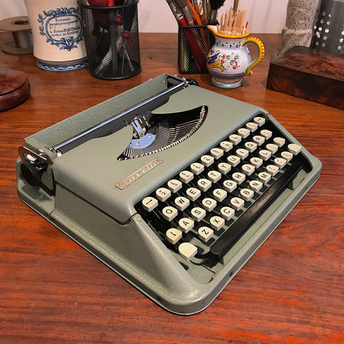 Halberg Typewriter Rare 1953 | Acme Type Machines