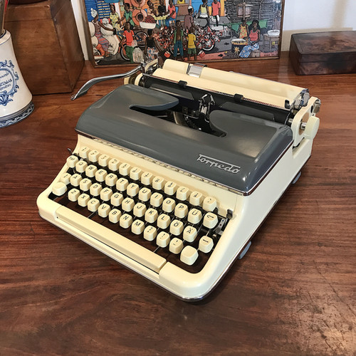 SORRY, SOLD! 1961 Torpedo Tow-Tone, Model 18, Typewriter | Acme Type ...