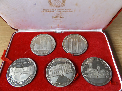 THE TOWER MINT SOLID NICKEL SILVER 5 MEDALLIONS OF ROYAL RESIDENCES ...