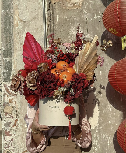 Artificial Lunar box with oranges 02 | Ivy & Pollen