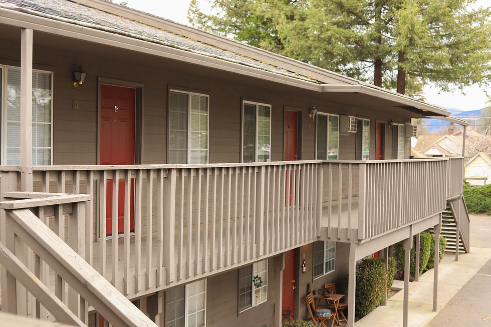 High Oaks Complex | 2 Bed Triplex | 1 Bed Duplex | Medford, Oregon