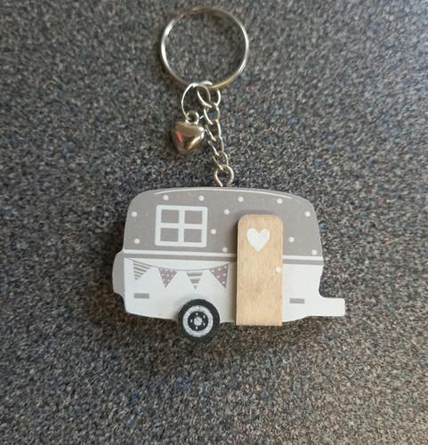 Wooden Caravan Key Ring and Chain with Heart | Harlequin Serviceshttps ...