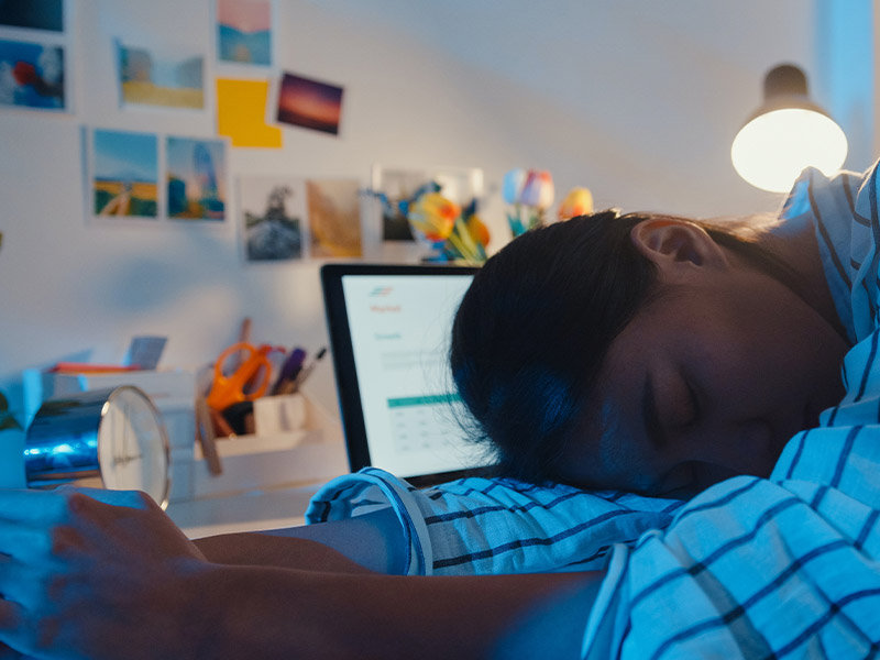 HOW WORKING LATE HURTS YOUR PRODUCTIVITY: 3 Pitfalls and How to Avoid ...