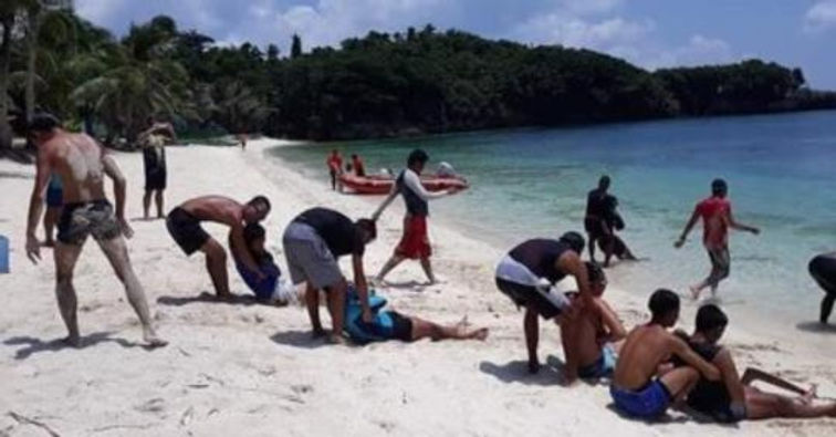 Philippine Coast Guard trains Boracay Island lifeguards