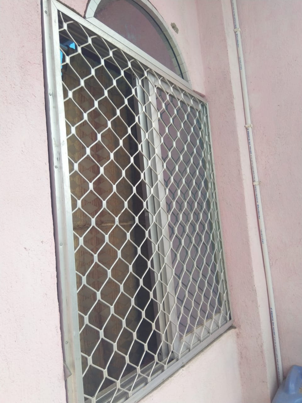 4×3 Aluminium window grill | FabricatorIndia