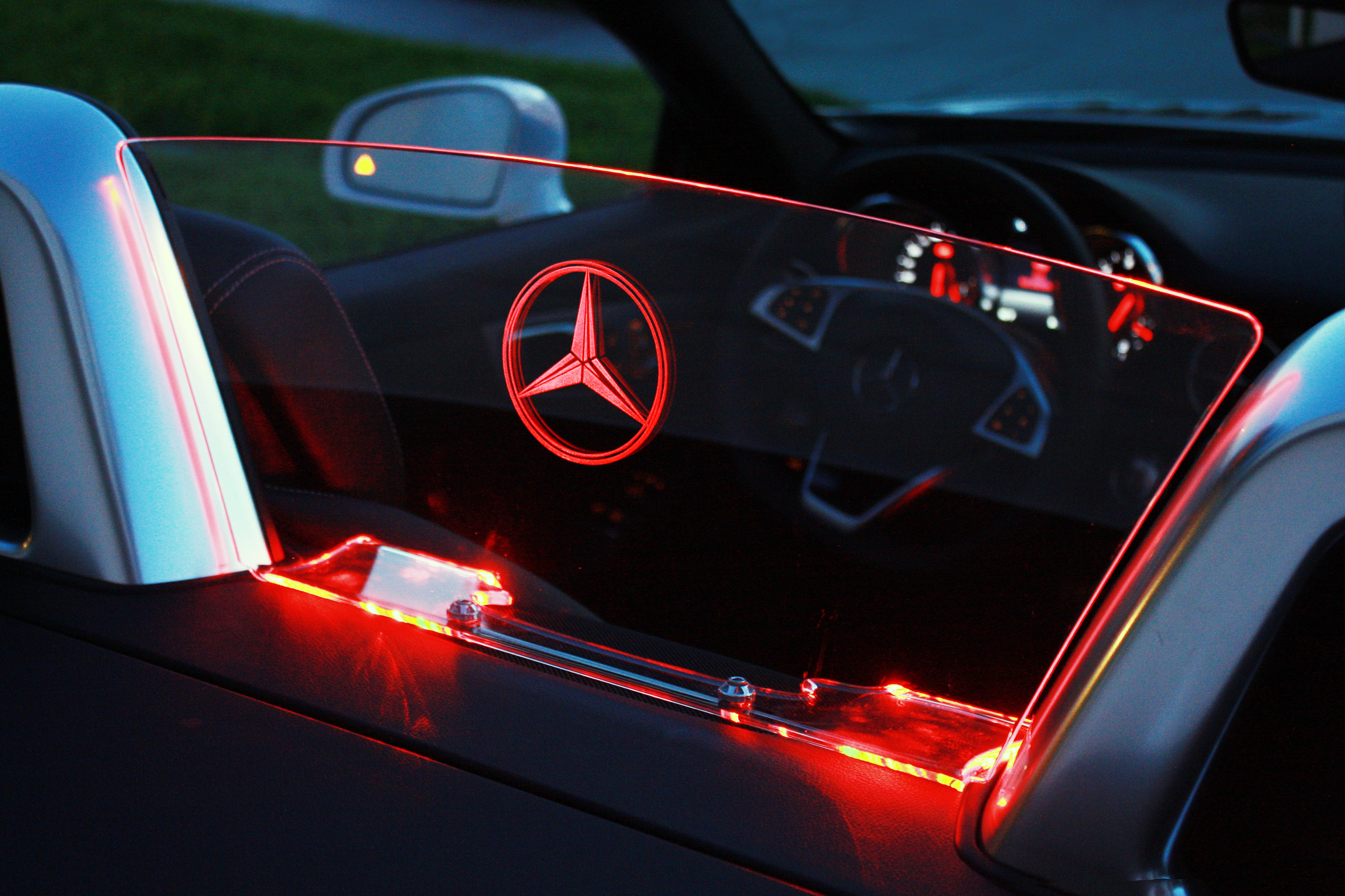 SLK/SLC Class 2012-Present WindScreen WInd Deflector R172 Lighted