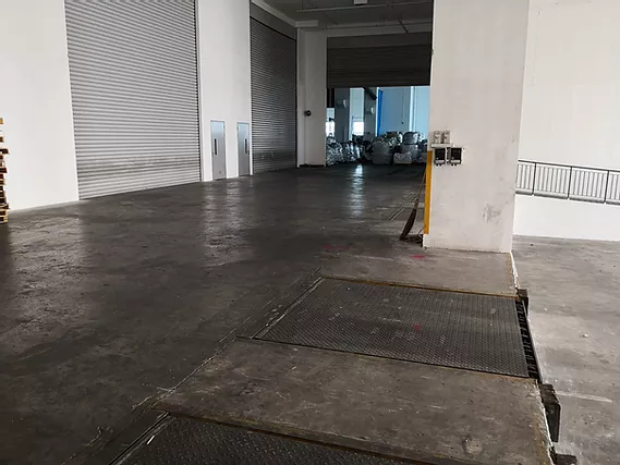 Warehouse with Dedicated Loading/Unloading Bays