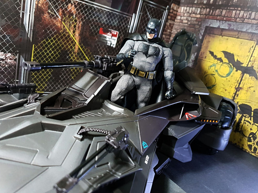 Mattel Justice League Multiverse Batmobile REVIEW!