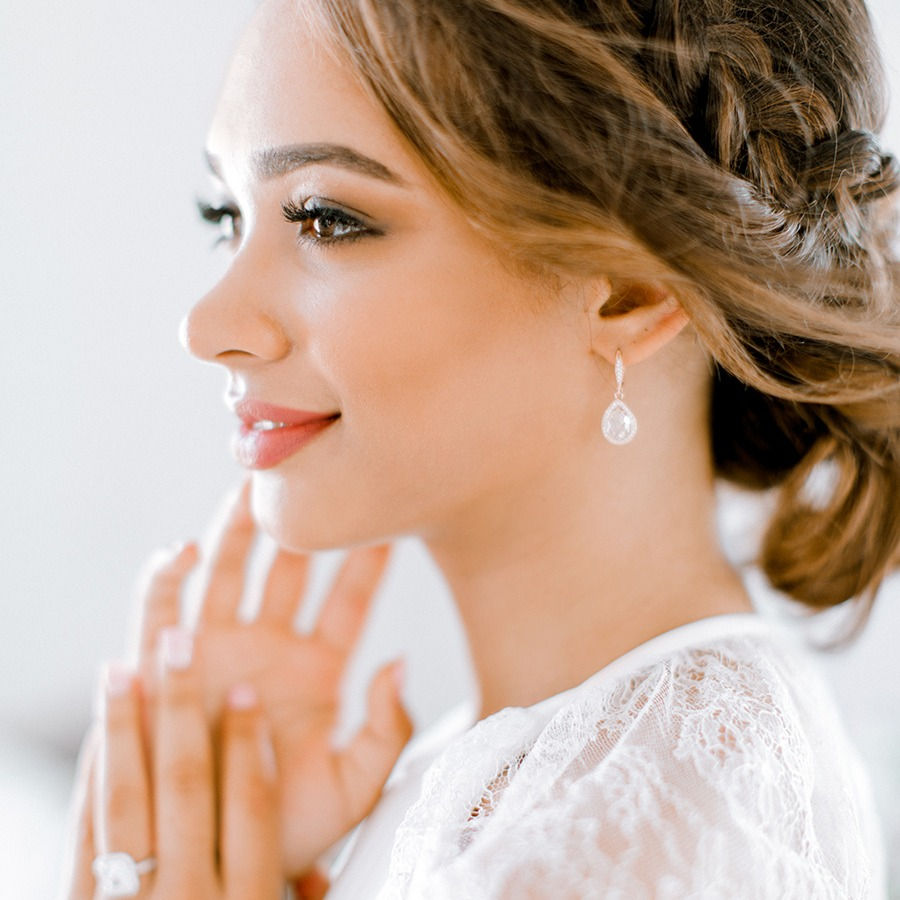 Makeup FAQs: How to Make Your Special Event Makeup Last!