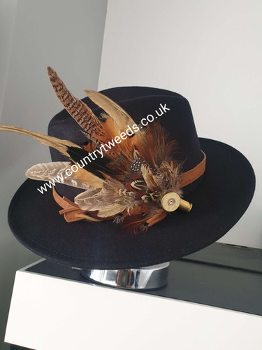 Black fedora hat with stunning gold colour feathers | My Site