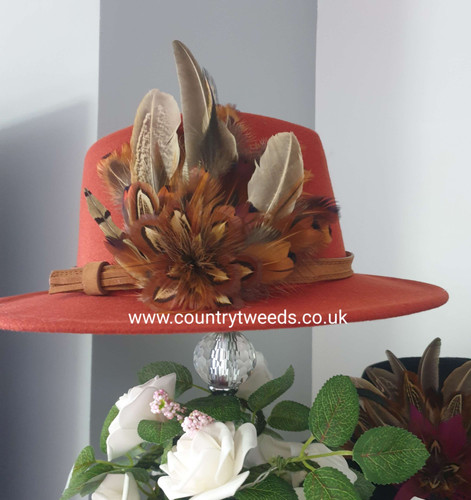 Rustic colour fedora hat with detachable feather brooch | My Site