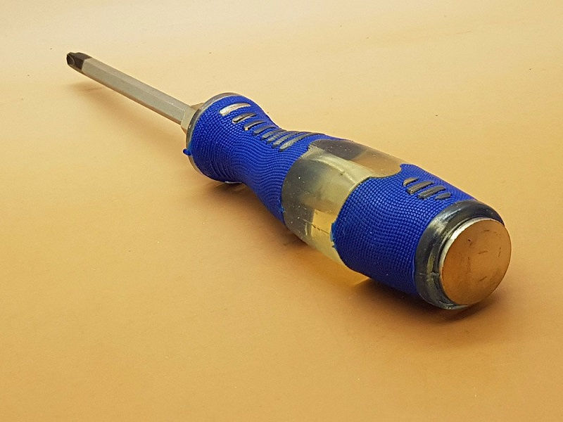 Mengenal Lebih Jauh Apa Itu Obeng Ketok dan Fungsinya