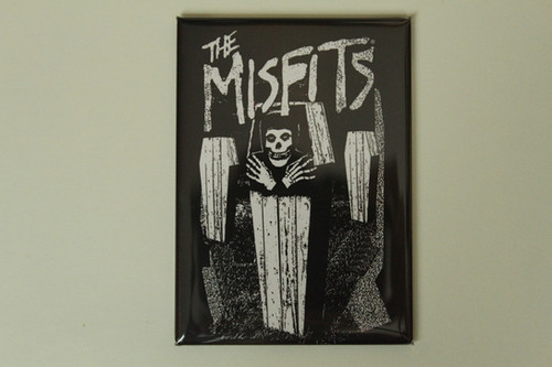 MISFITS COFFIN FIEND MAGNET | website-7