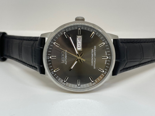 Mido Commander Grey Dial Leather Strap | AresWatchMexico