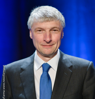 Professor Graham Foster FRCP PhD | LMM