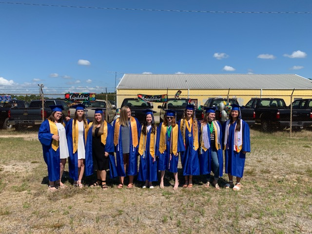 Pair organizes personal parade for Class of 2020 grads in Pine Ridge