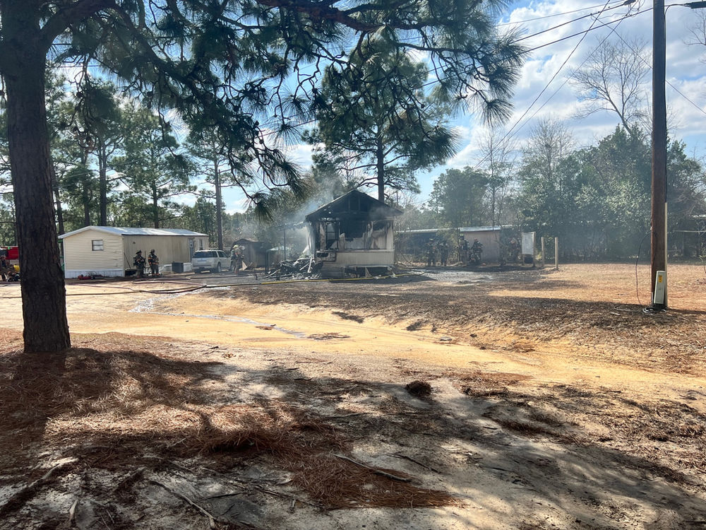 Lexington County firefighters fight structure fire in Red Bank Thursday ...