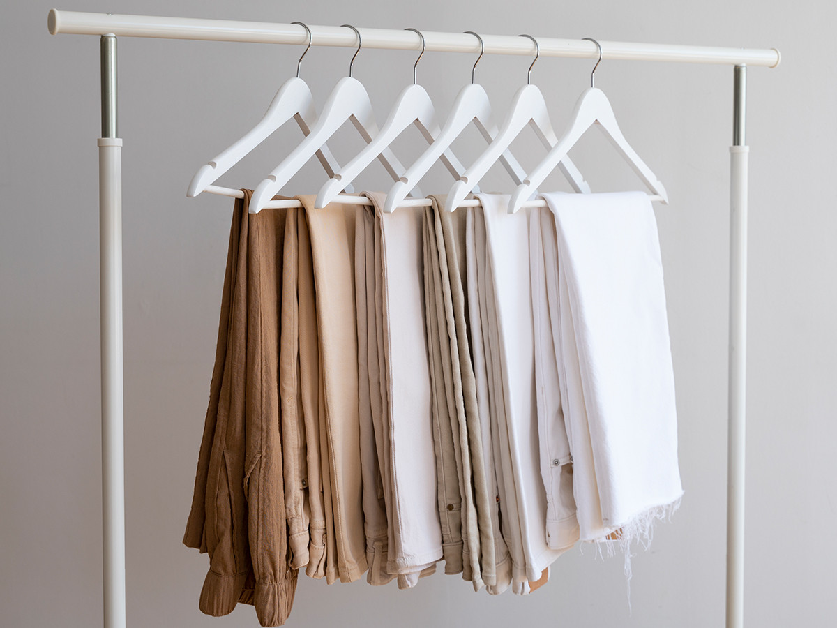 Hang Your Pants Like a Pro: Simple and Effective Techniques