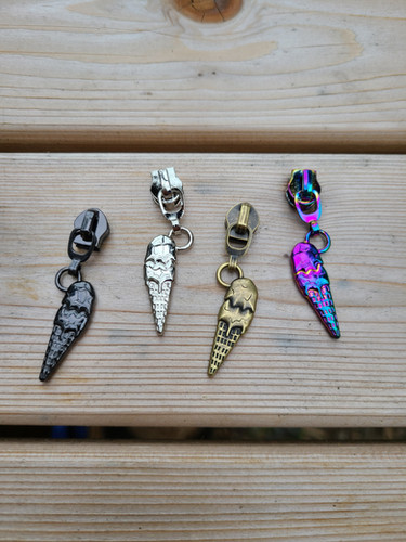 Ice cream #5 zipper pull | Renmae Designs