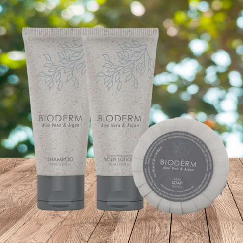 300 Bioderm 40ml. Incluye: Shampoo, Crema Humectante yJabon | Amenidades BL
