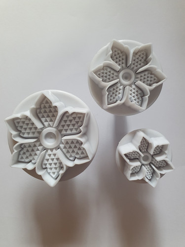 Flower Plunger Cutter | Mom's Baking