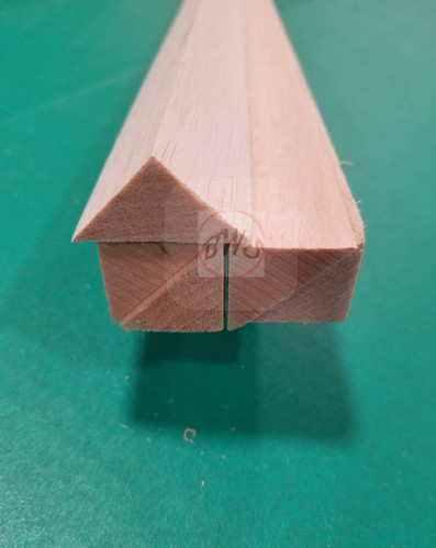 Balsa Triangle 1 x 1 x 36" 1929 | Balsa Wood Shop