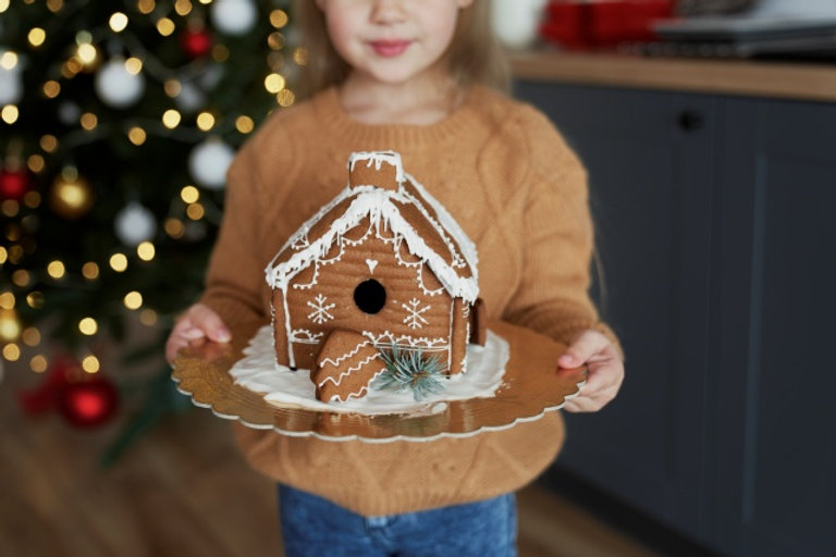Steps to Build a Gingerbread House: A Sweet 12-Step Guide