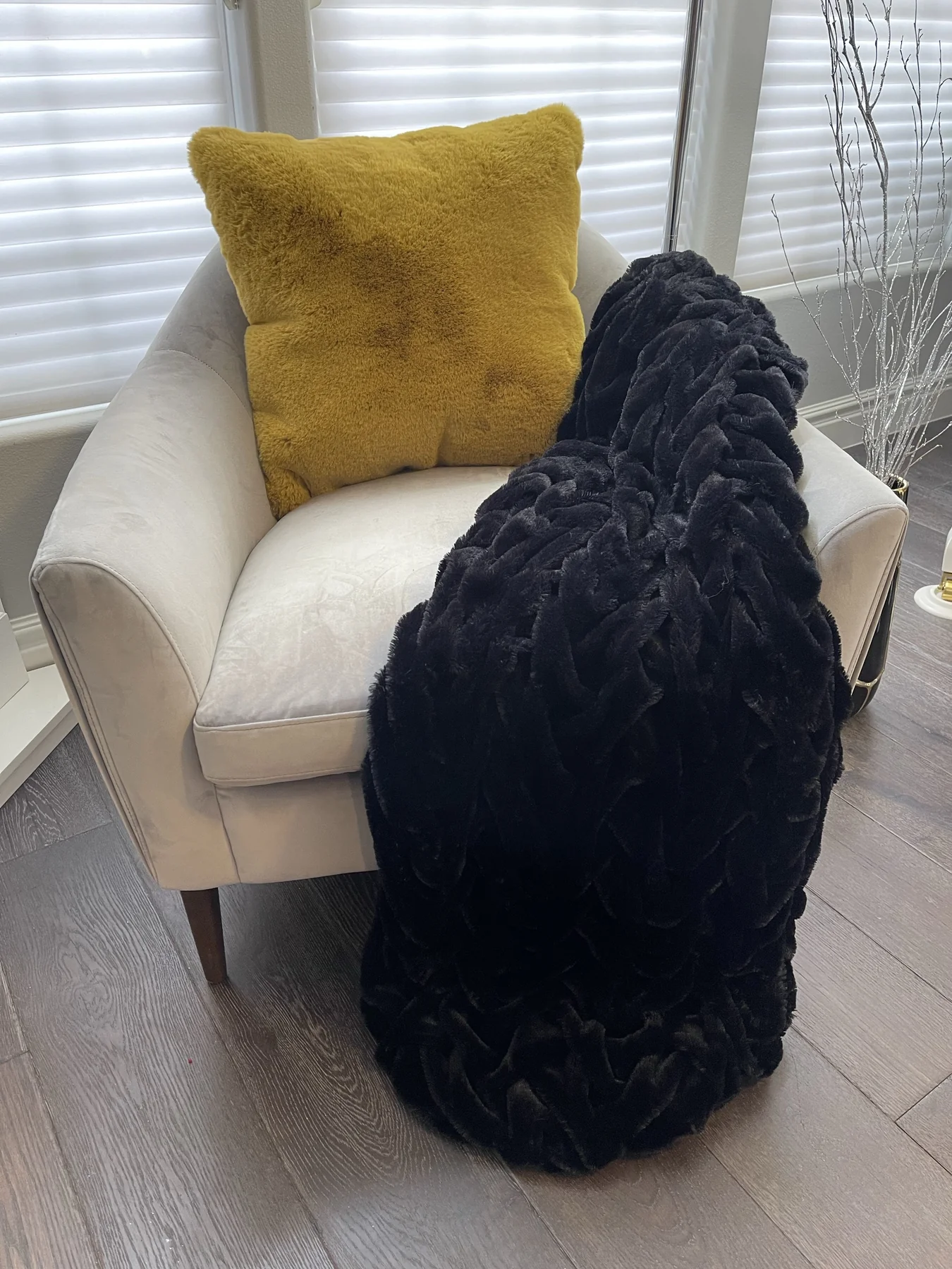 Loufie Throw Blanket | Mysite