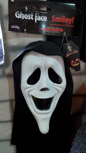 Ghostface smiley scary movie scream fun world | Frank N Stuff