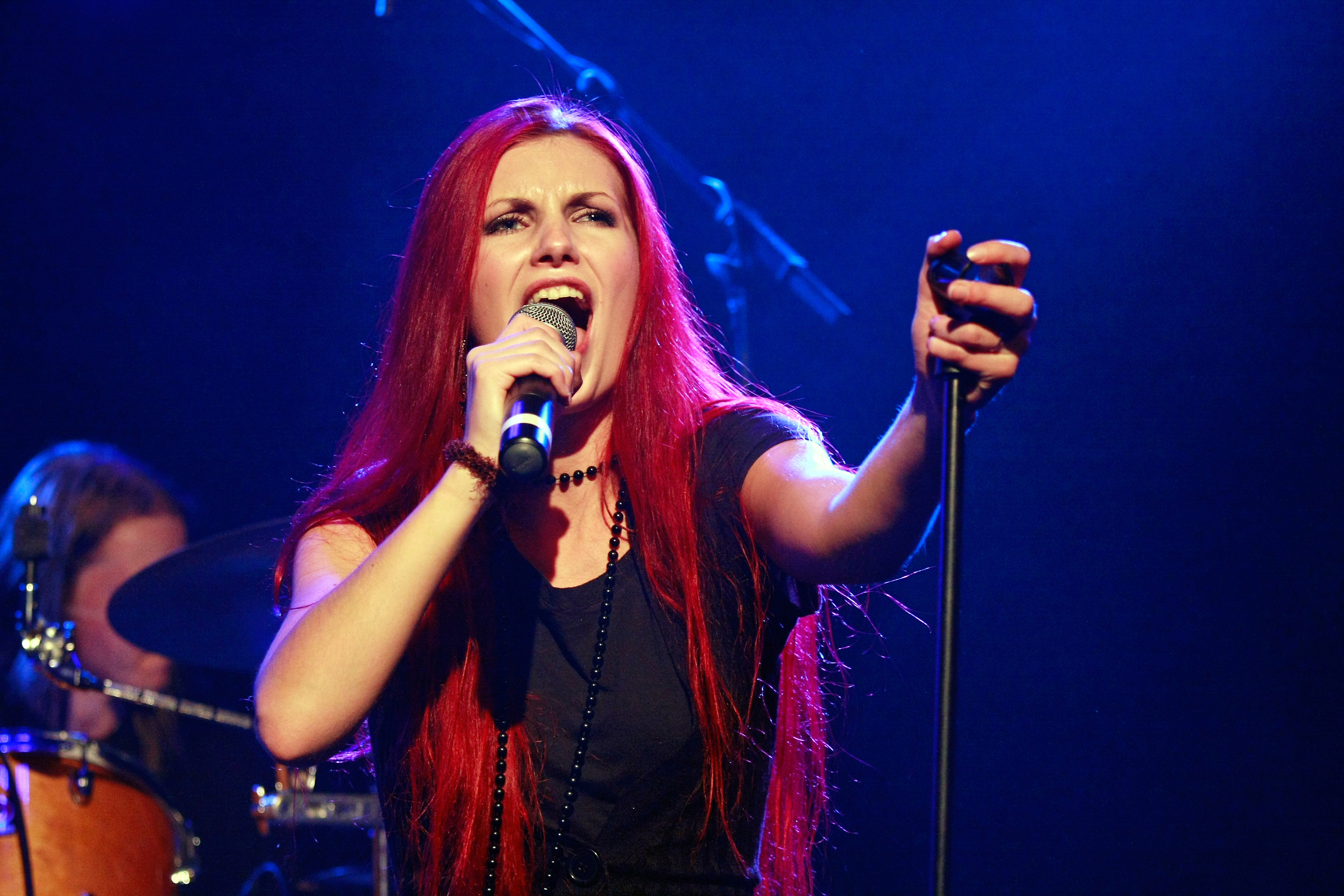 Katra Solopuro singer