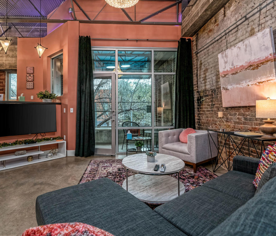 Silo Chic Loft 1Br,1Ba | Green Door Lofts