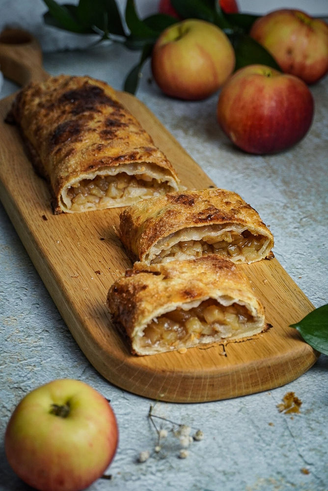 Strudel cu mere