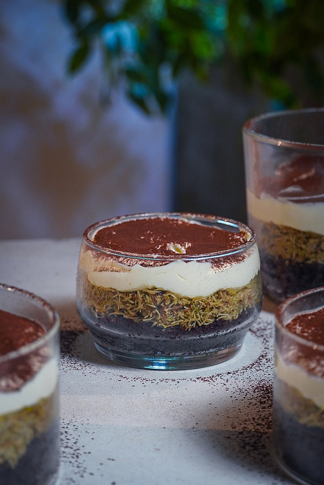 Prăjitură de ciocolată cu cataif și fistic