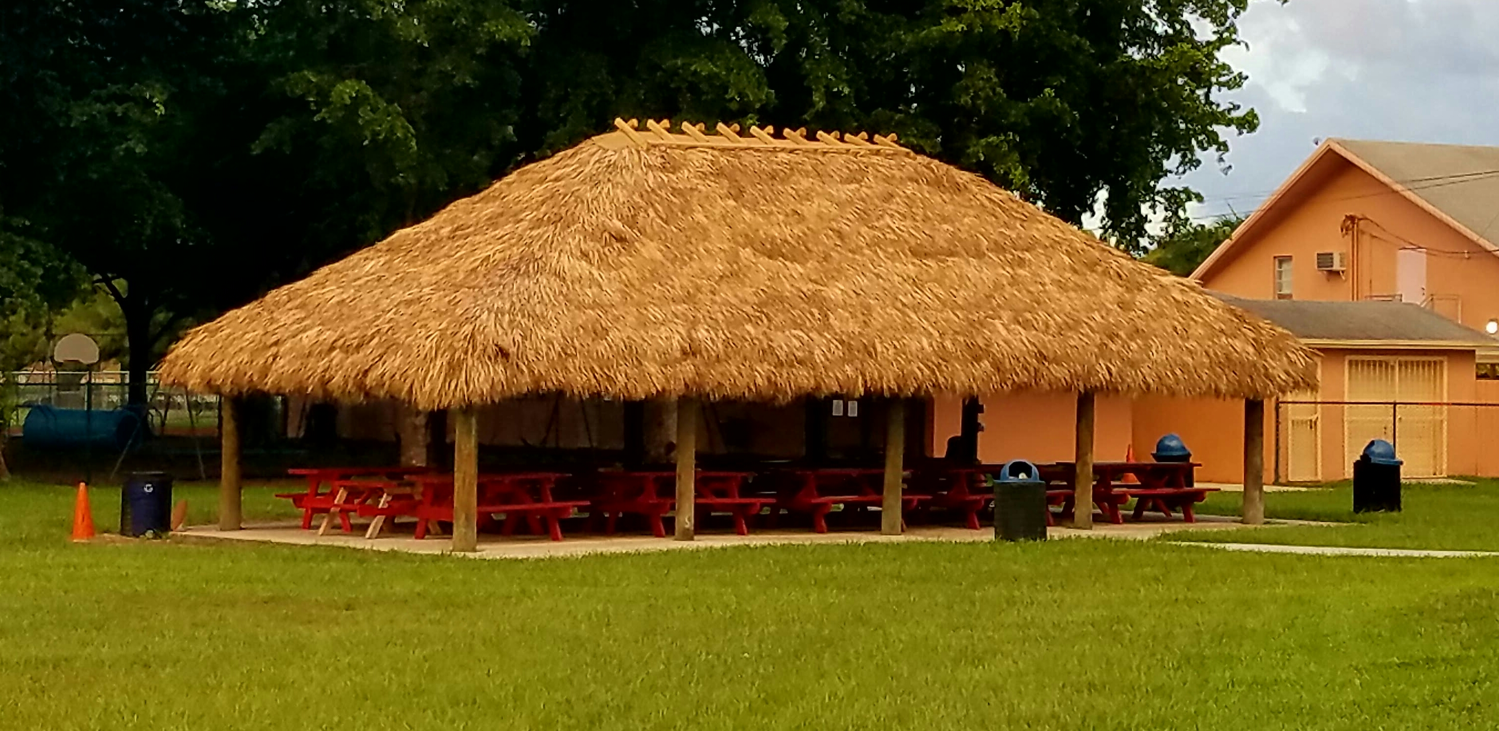 Tiki Huts Miami | Tiki Huts | Chickee Hut Builders