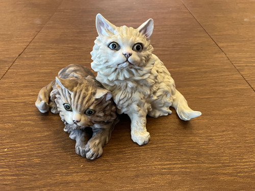 Lot 165 - Kaiser Porcelain Cats | Castle Content Sales