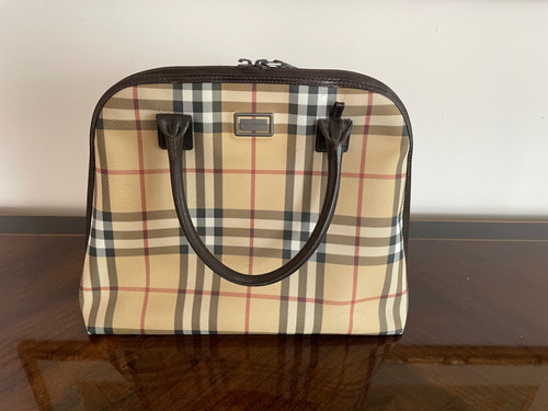 Lot 31 - Burberry Bag (Note: 1 pull on zipper missing) | Castle Content ...